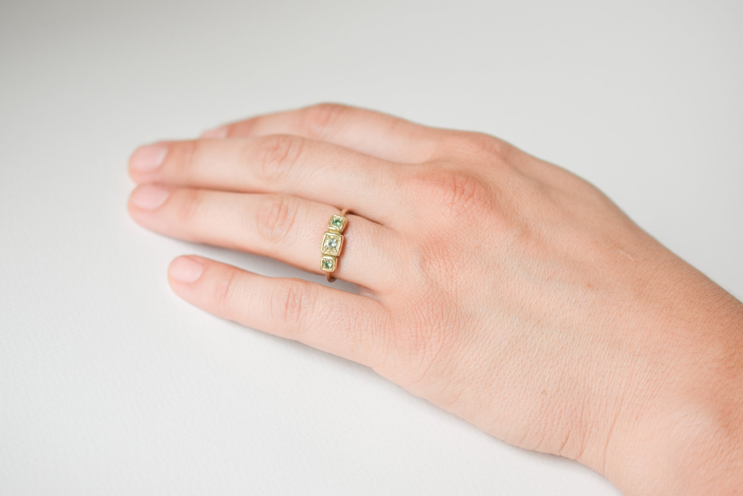 Path Ring - Gold with sapphires – Kaye Blegvad